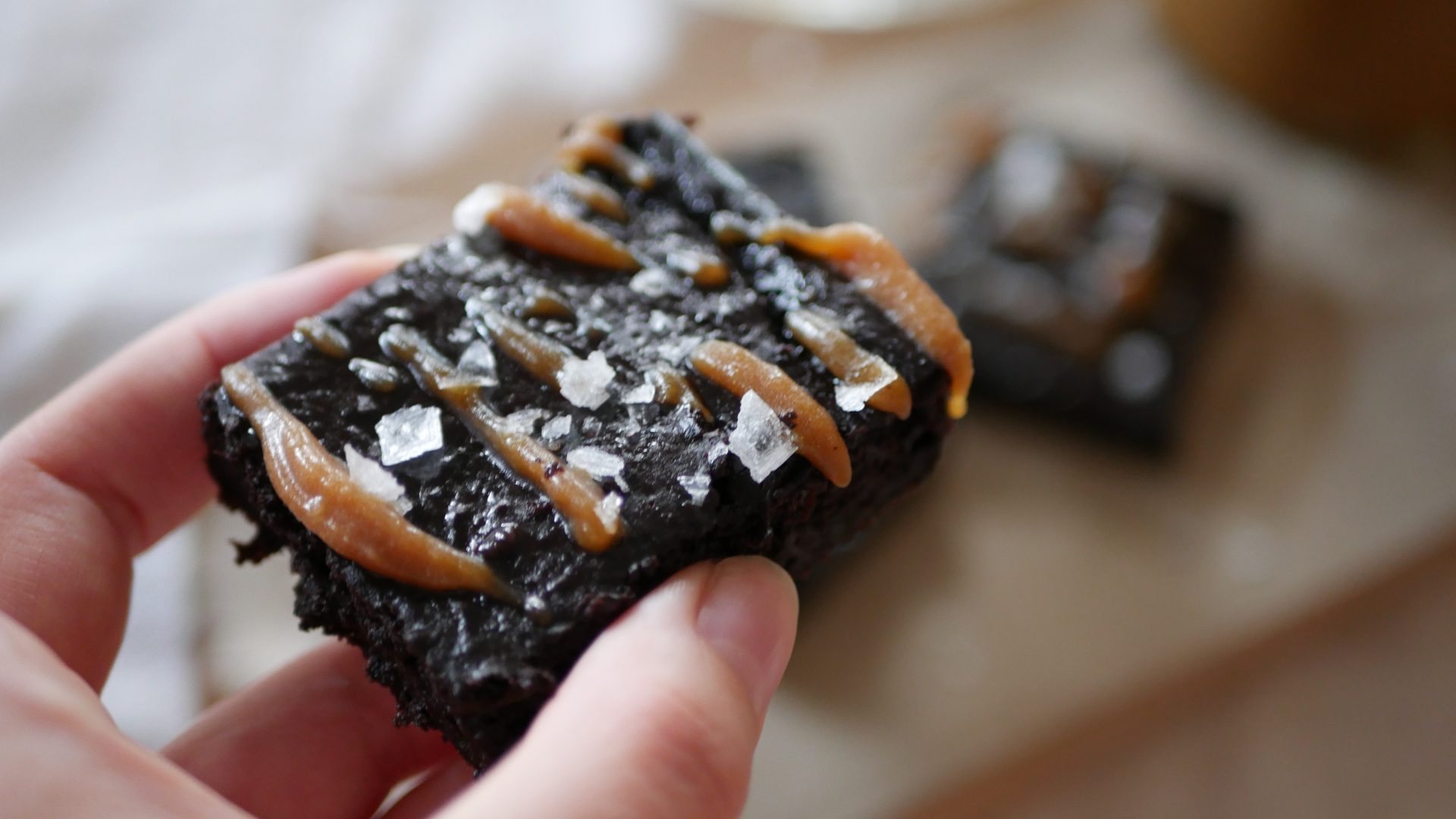 Vegán datolya brownie - cukormentes recept! - Tündér Kert